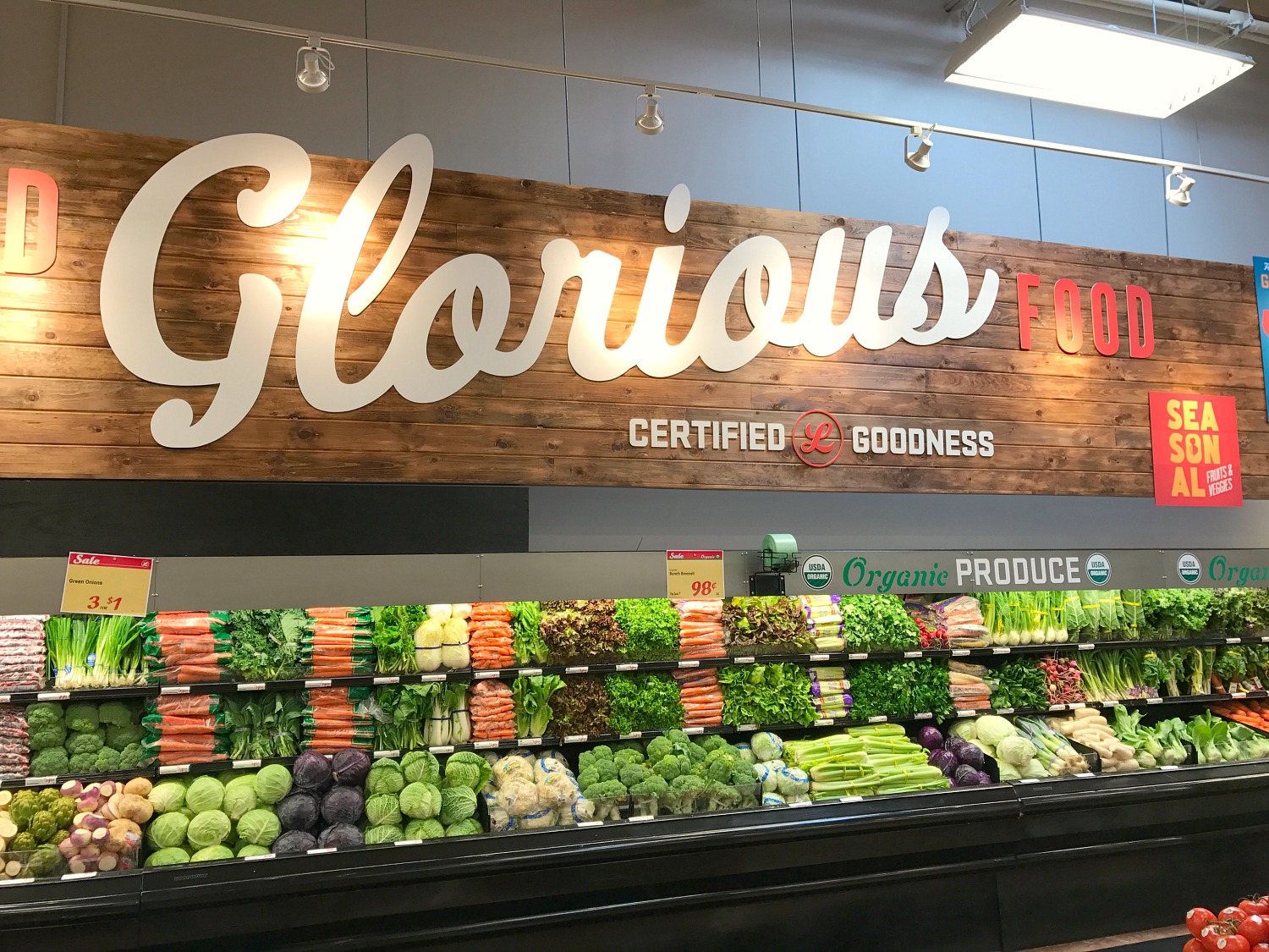 Why Everyone Needs to Shop at Lucky's Market Plantation - Kristen Hewitt