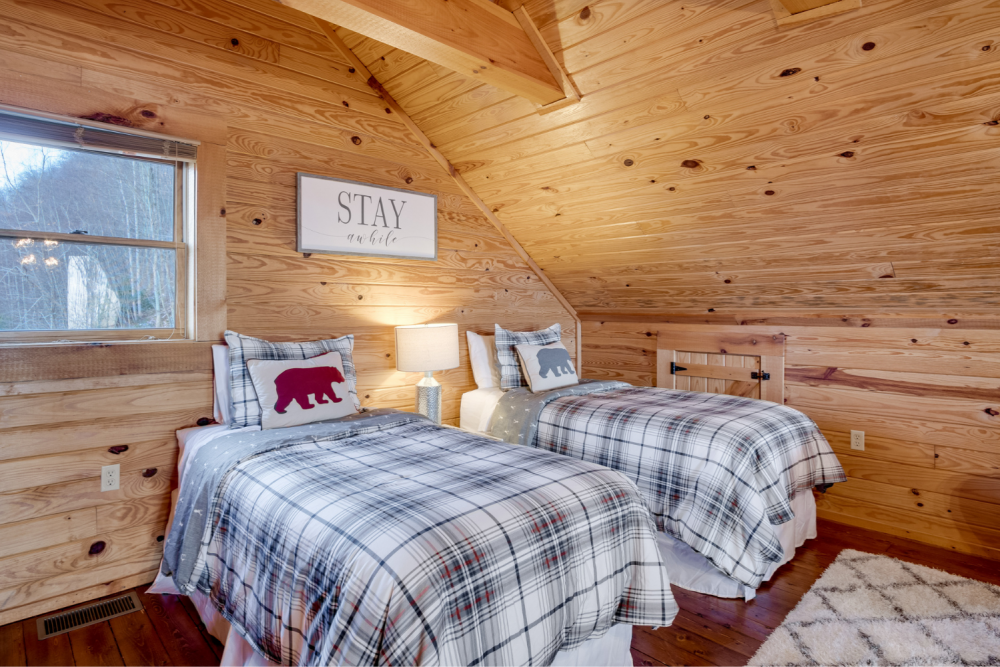 Tour of our Log Cabin Tango Lookout Lodge - Kristen Hewitt